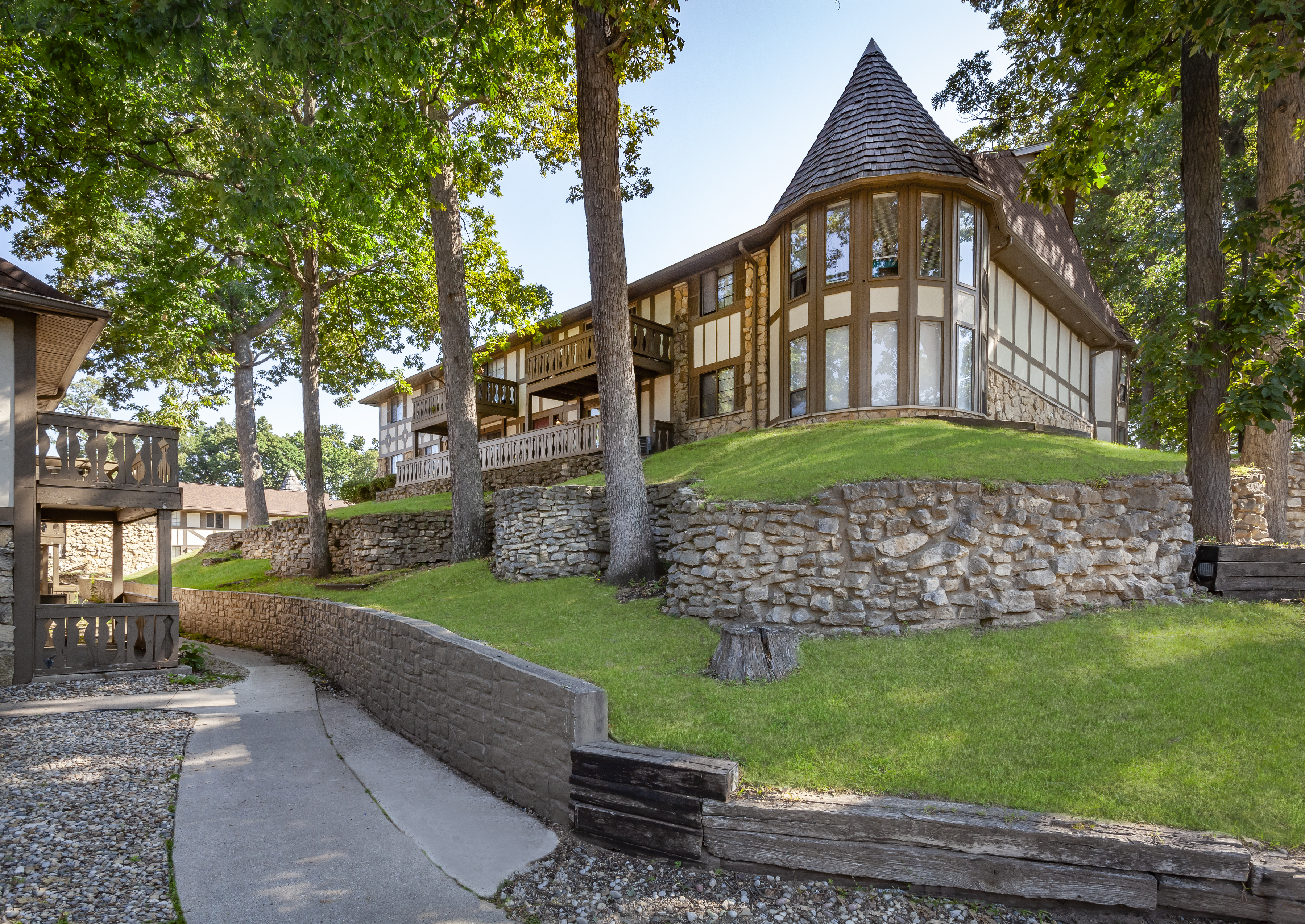 Castle Point - The Multifamily Advisory Group at Cushman & Wakefield